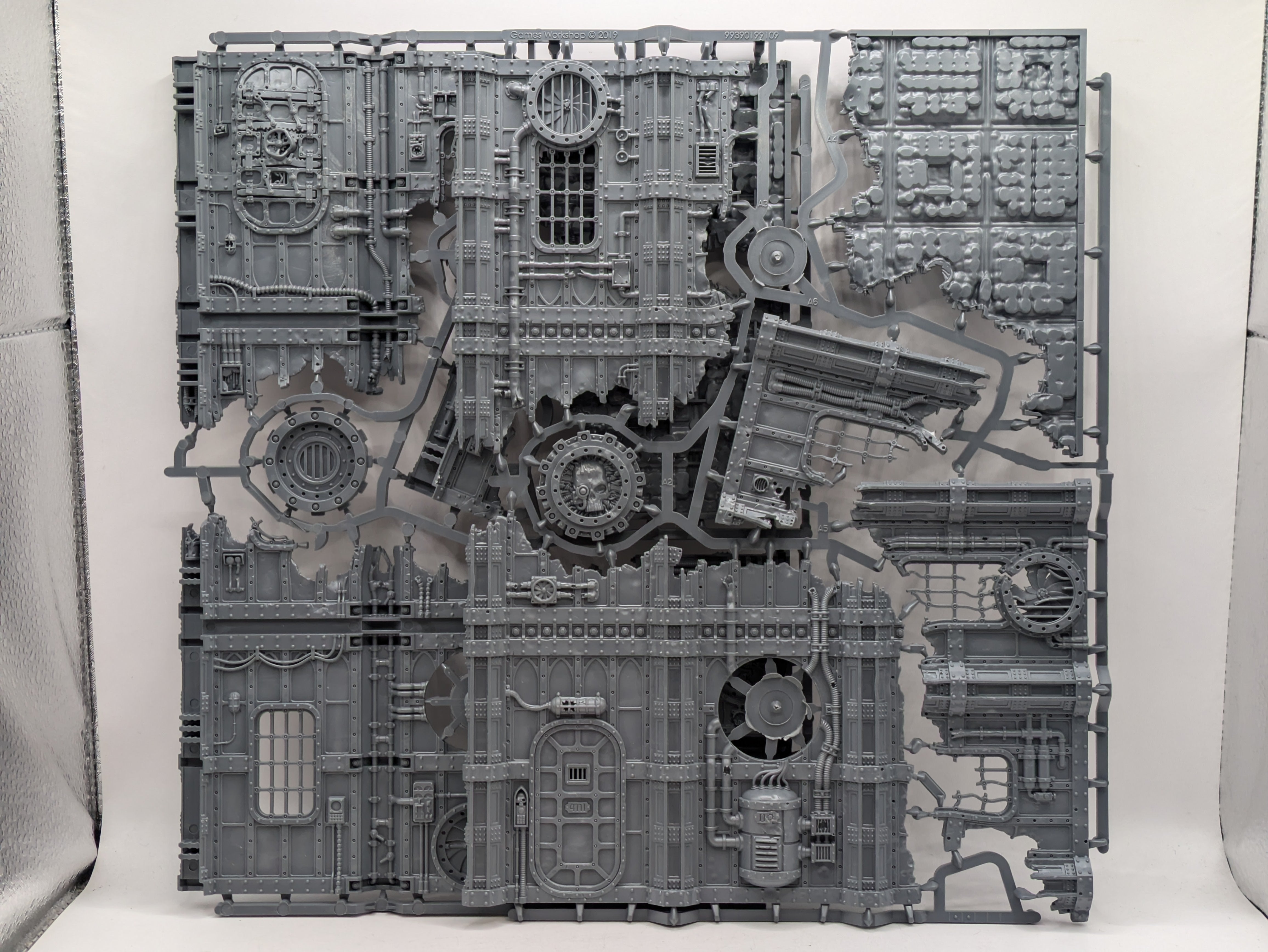 Warhammer 40k: Battlezone Manufactorum Terrain (SPRUE0117)