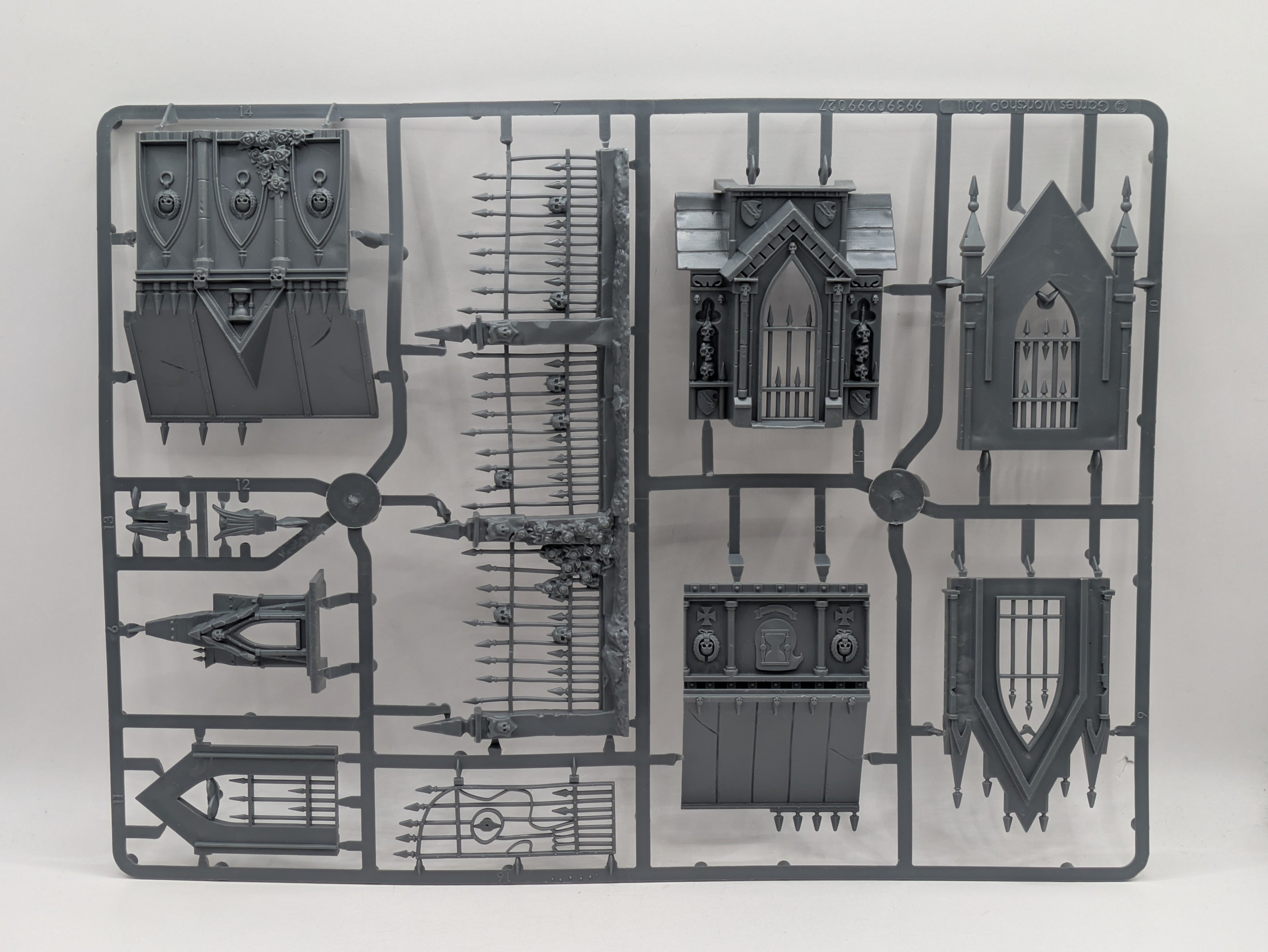 Warhammer Age of Sigmar: Garden of Morr Terrain Sprue (SPRUE0042)