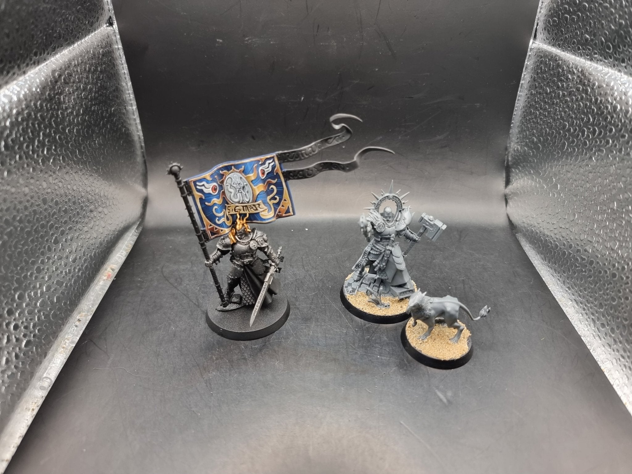 Age of Sigmar: Stormcast Eternals Knight-Vexillor with Banner of Apoth